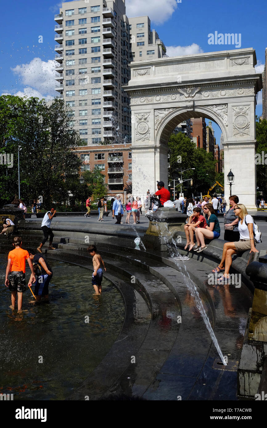 Joy in arch hi-res stock photography and images - Alamy