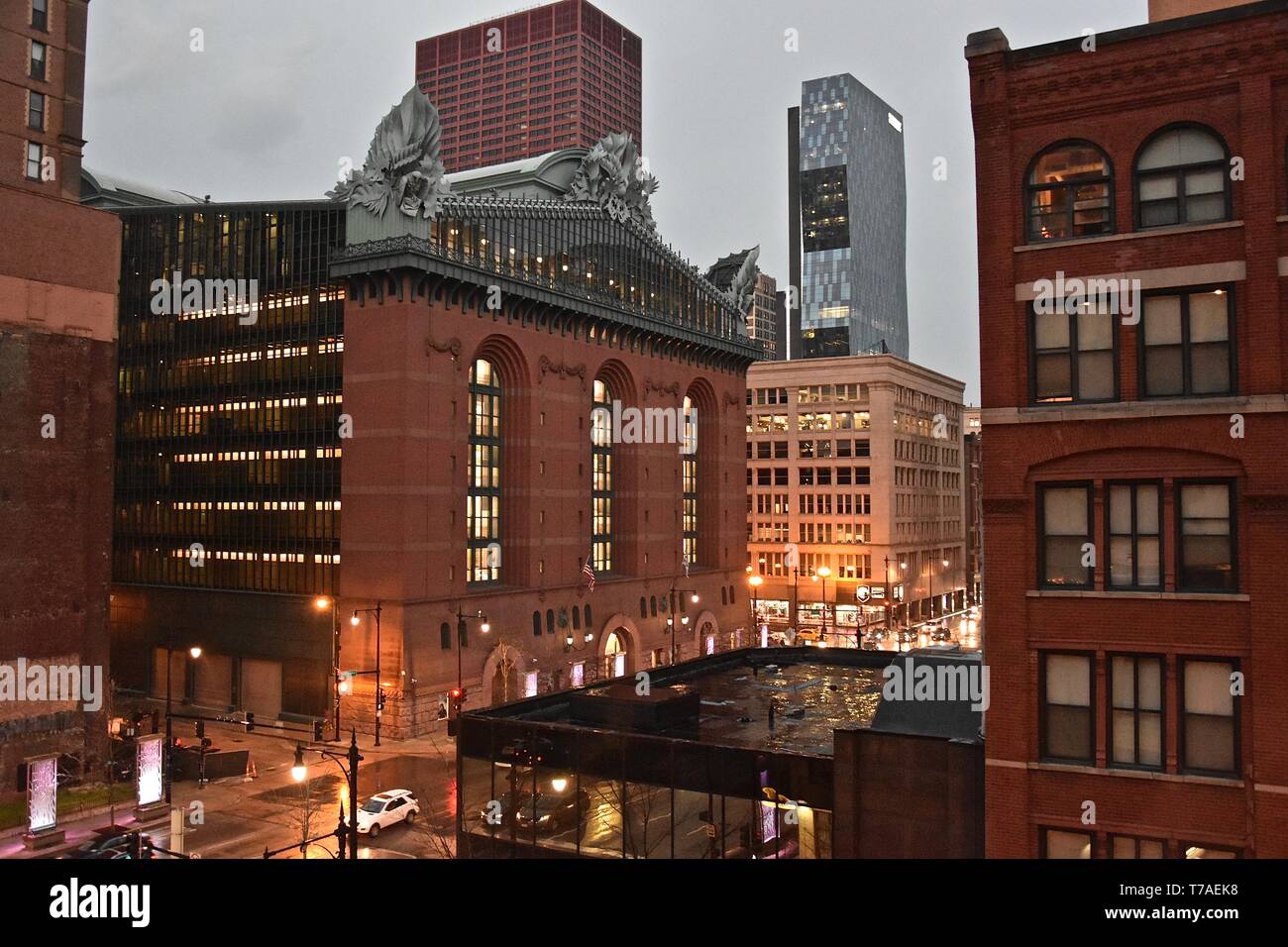 Harold Washington Library, the central Chicago Public Library, Chicago ...
