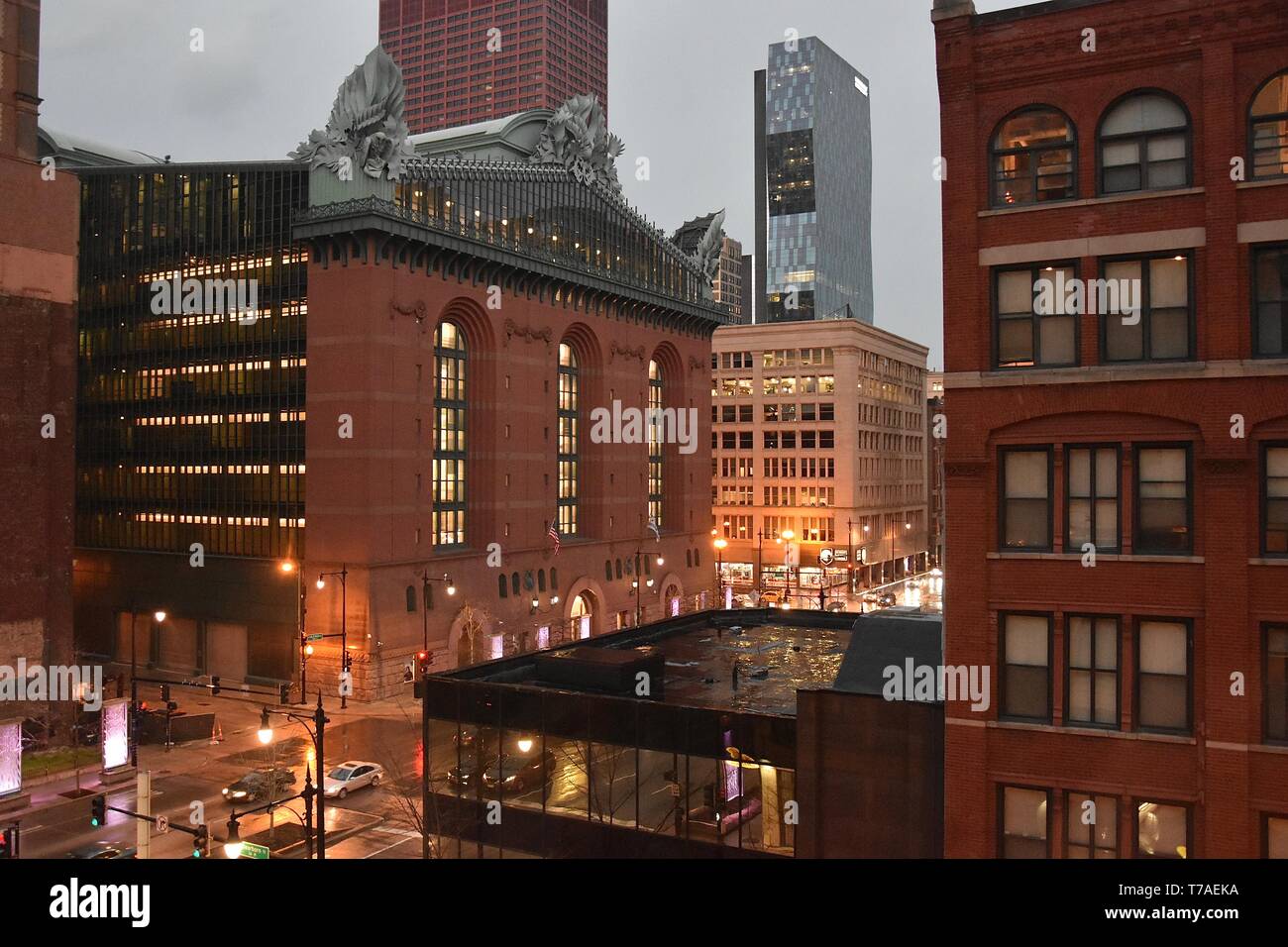 Harold Washington Library, the central Chicago Public Library, Chicago ...