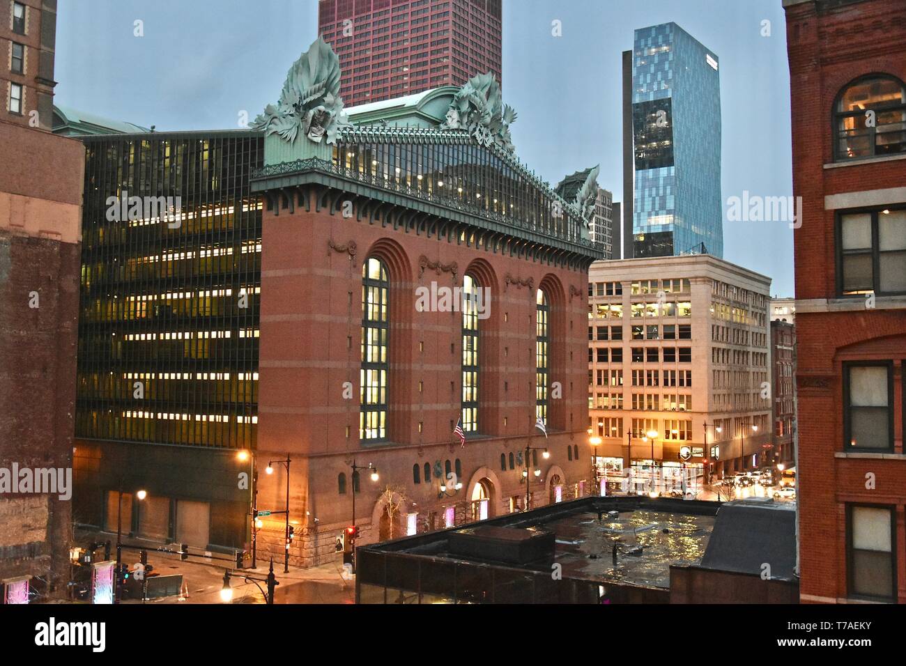Harold Washington Library, the central Chicago Public Library, Chicago ...