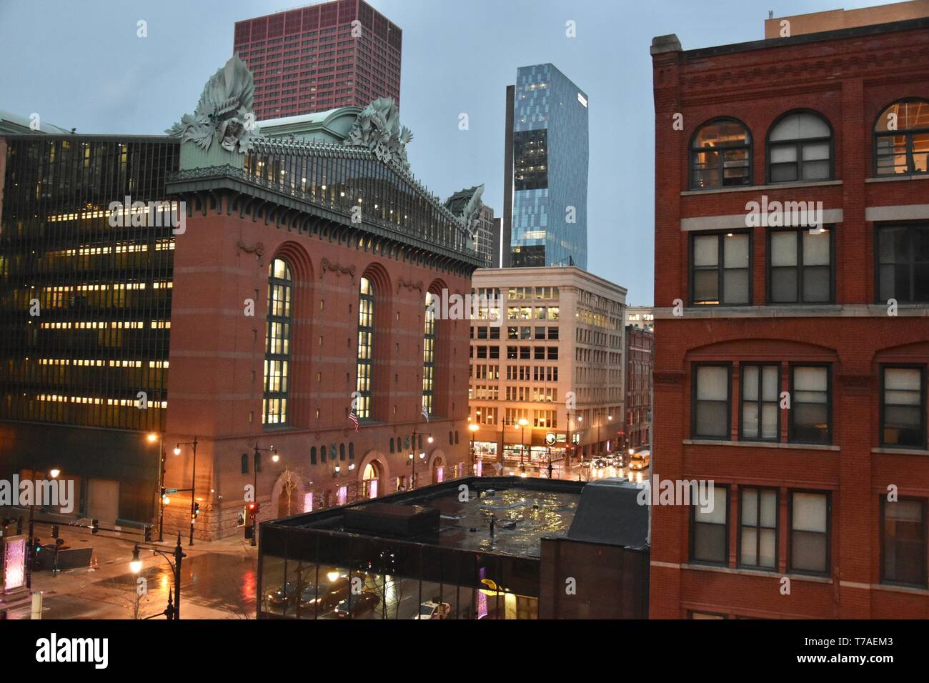 Harold Washington Library, the central Chicago Public Library, Chicago ...
