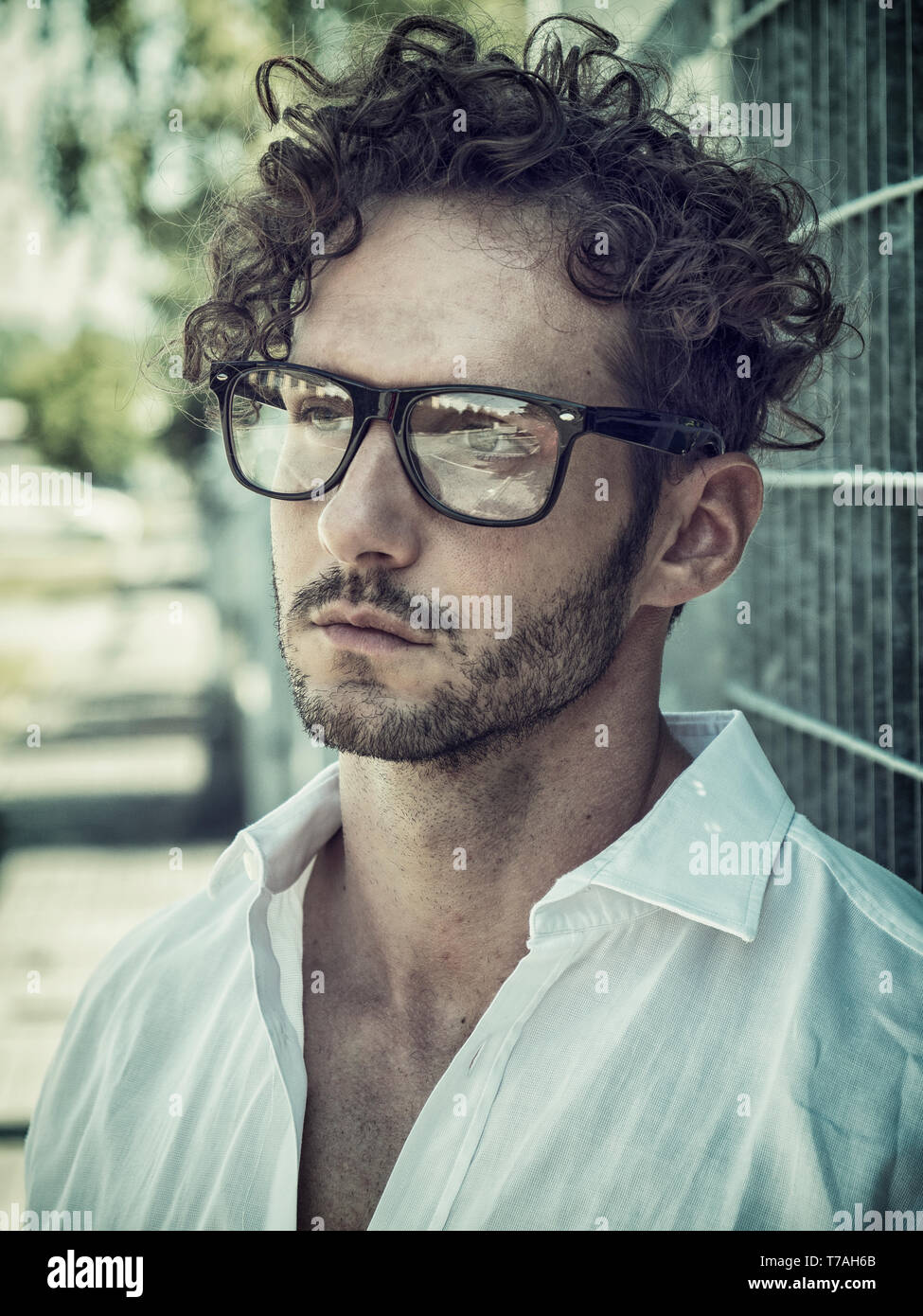 Portrait guy wearing dark glasses hi-res stock photography and images ...