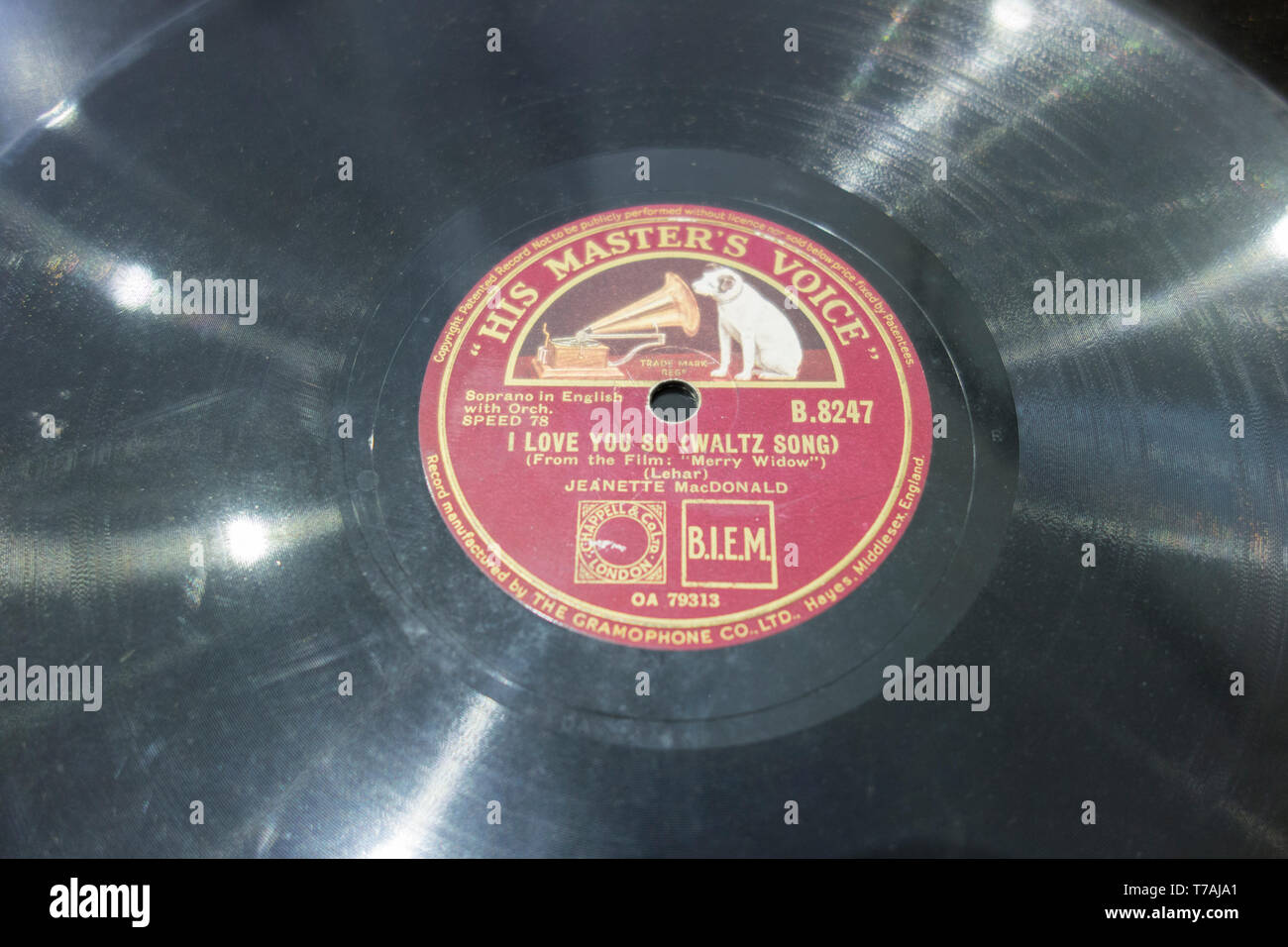 Old hmv record hi-res stock photography and images - Alamy