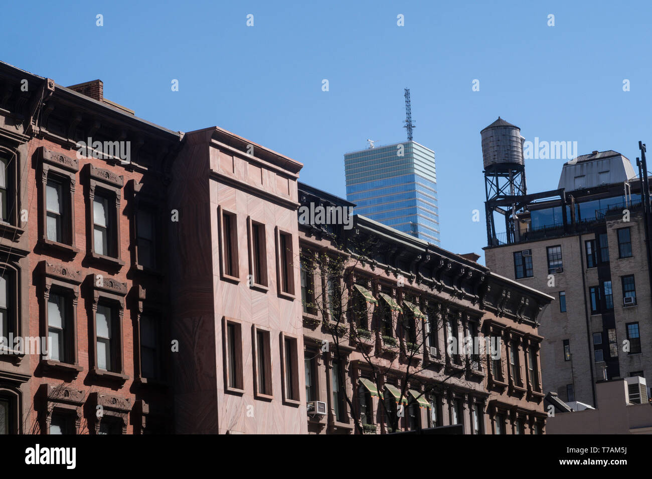 Bloomberg building sign hi-res stock photography and images - Alamy