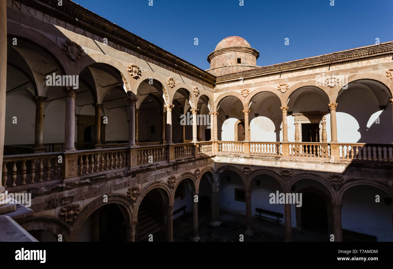 Castillo De La Calahorra Stock Photo - Alamy