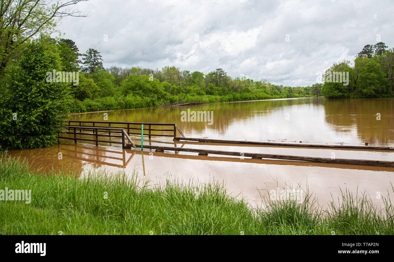 Walkway flooded hi-res stock photography and images - Alamy