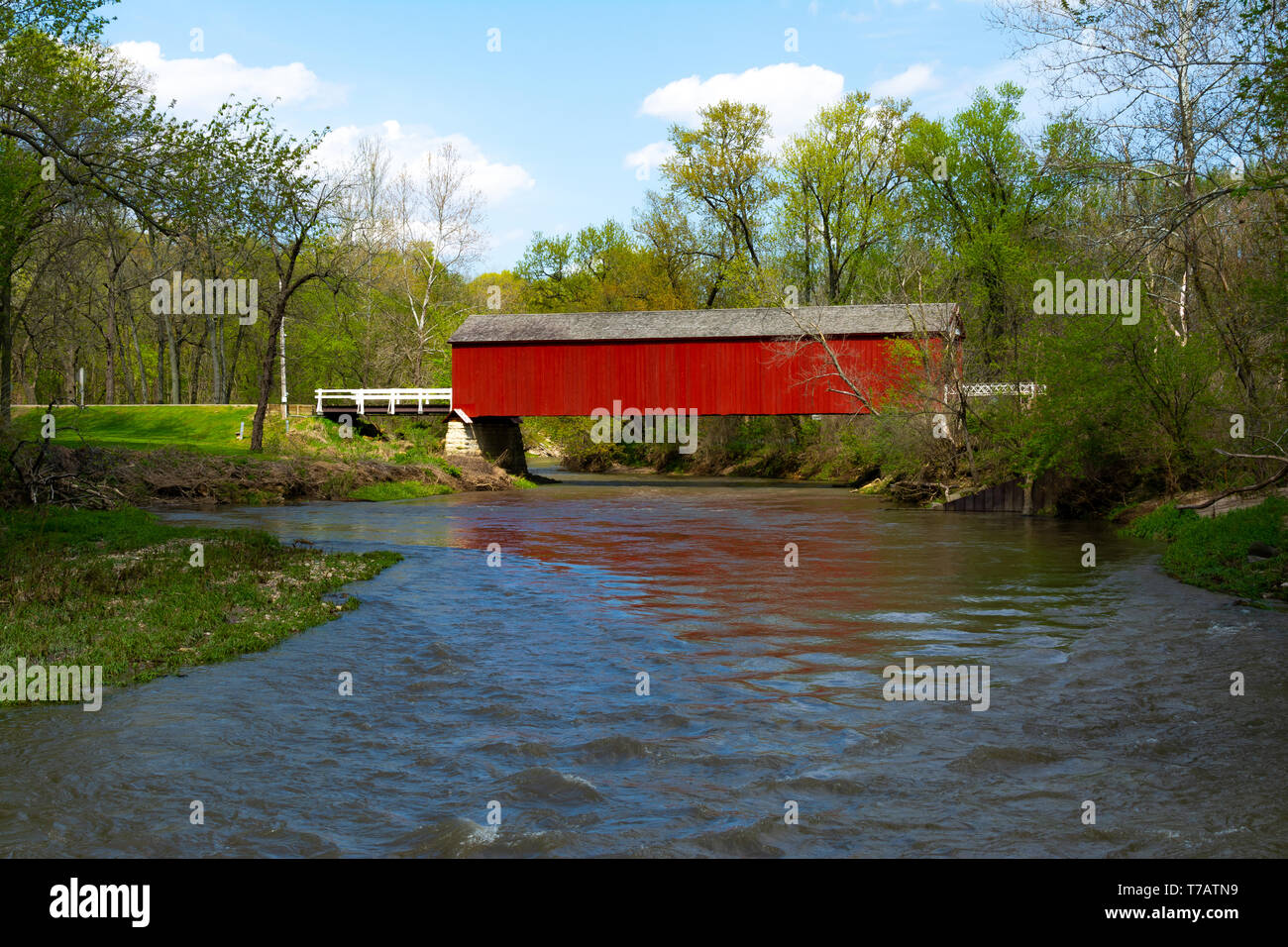 Red covered bridge princeton hi-res stock photography and images - Alamy