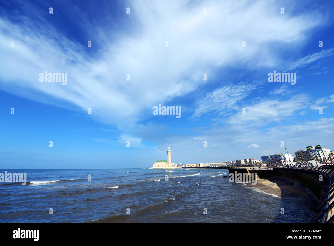 A view of the Hassan II mosque with the Atlantic ocean Stock Photo - Alamy