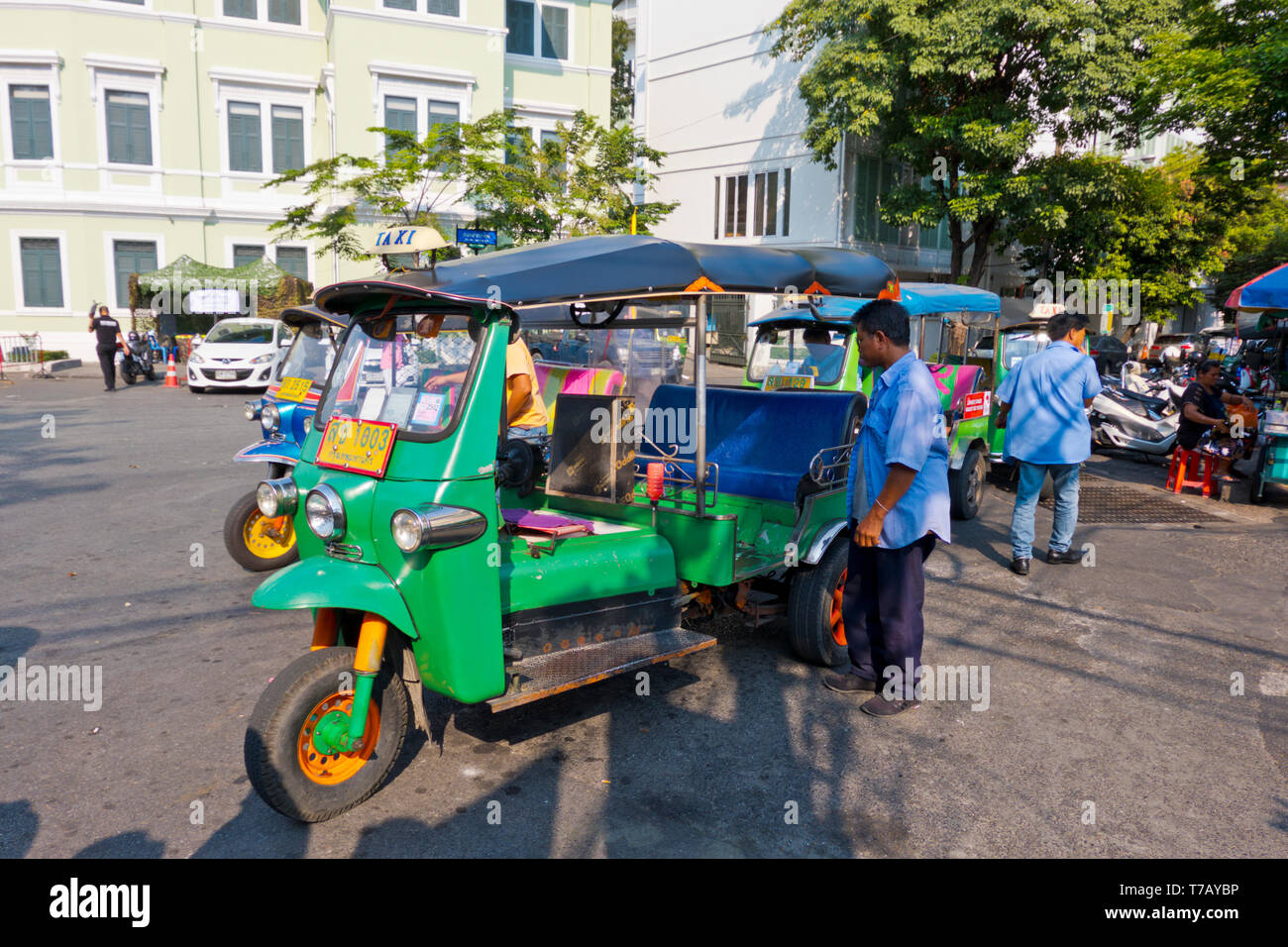 Bangkok street tuk tuk hi-res stock photography and images - Alamy