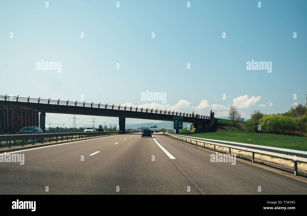 Fast expressway and transportation system hi-res stock photography and ...
