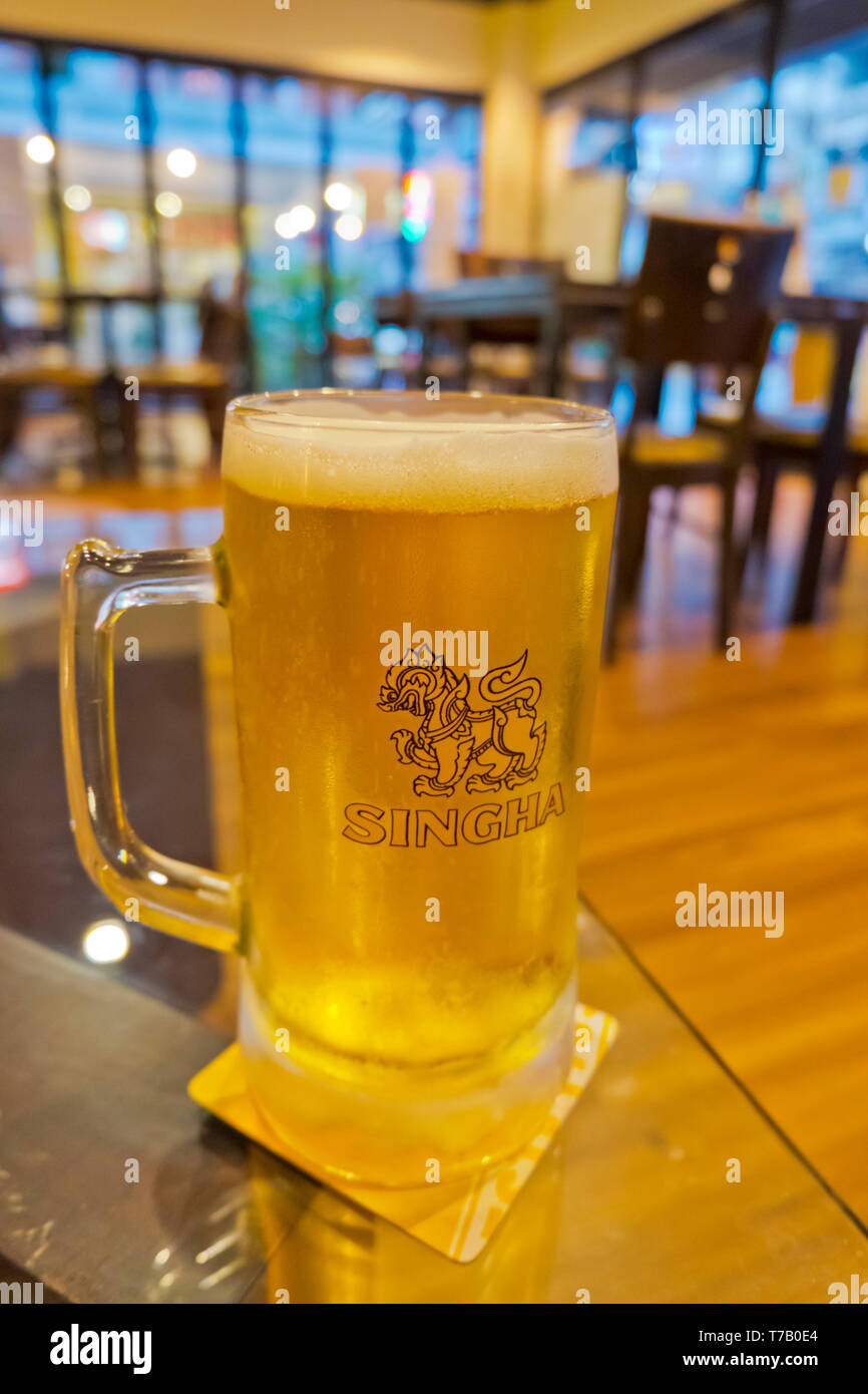 Pint of Singha beer, Sukhumvit, Bangkok, Thailand Stock Photo - Alamy