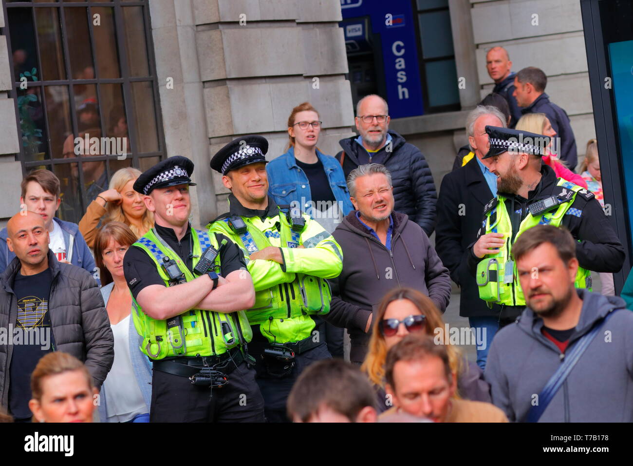 Pcso police community support officer hi-res stock photography and ...