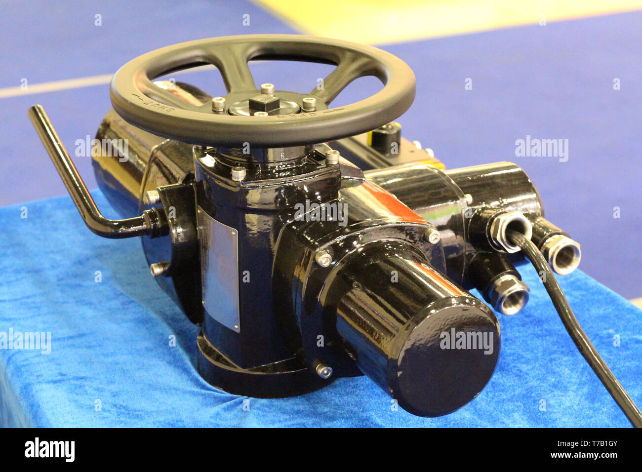 Intrusive intelligent electric drive. Control of electrical mechanisms ...