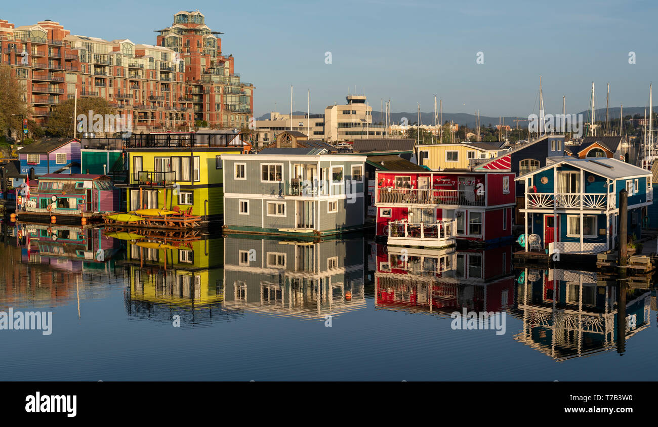 Victoria floating house boat hi-res stock photography and images - Alamy