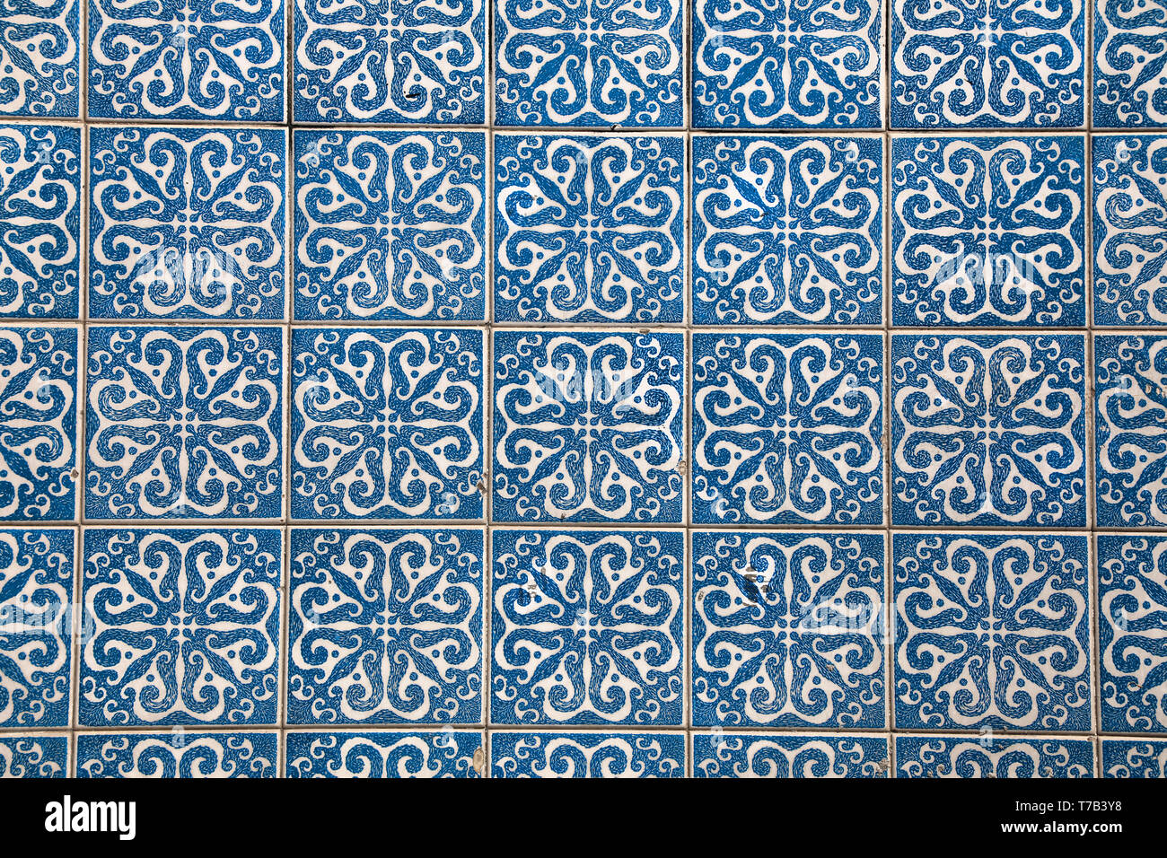 Patterned tiles hi-res stock photography and images - Alamy