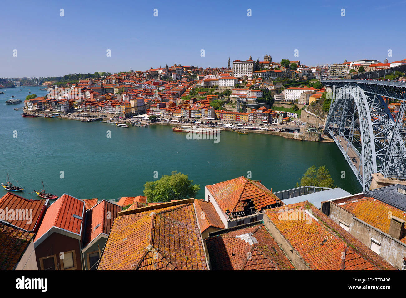 The Dom Luis I metal arch bridge over the Douro River and the city ...