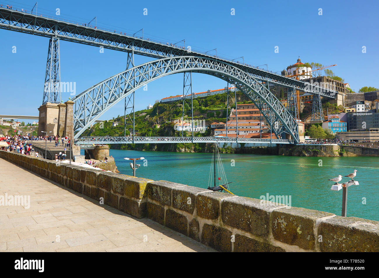 Arch of the bridge hi-res stock photography and images - Alamy