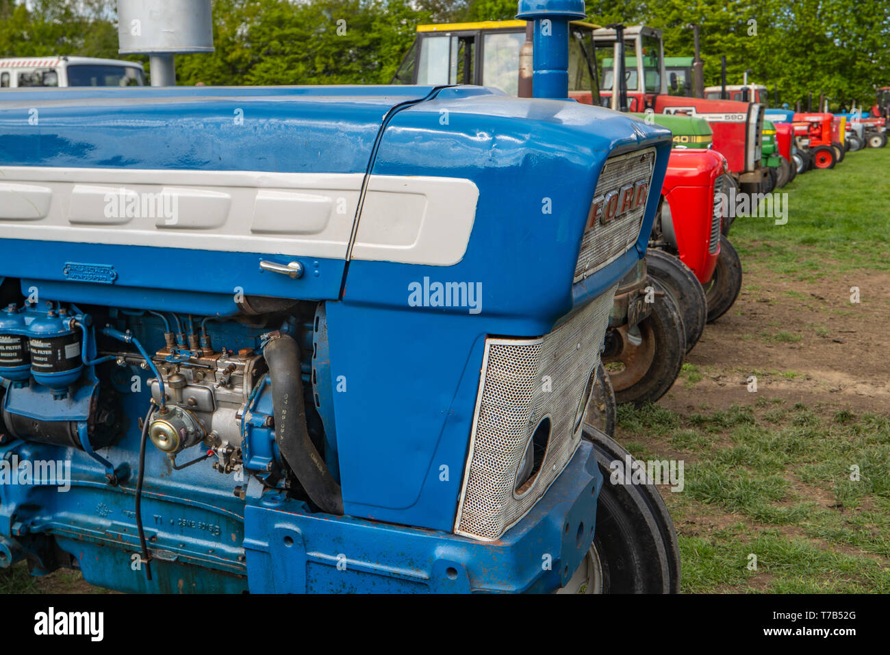 Vintage tractor run from Ightham mote, National Trust, Kent, Ford 5000 ...