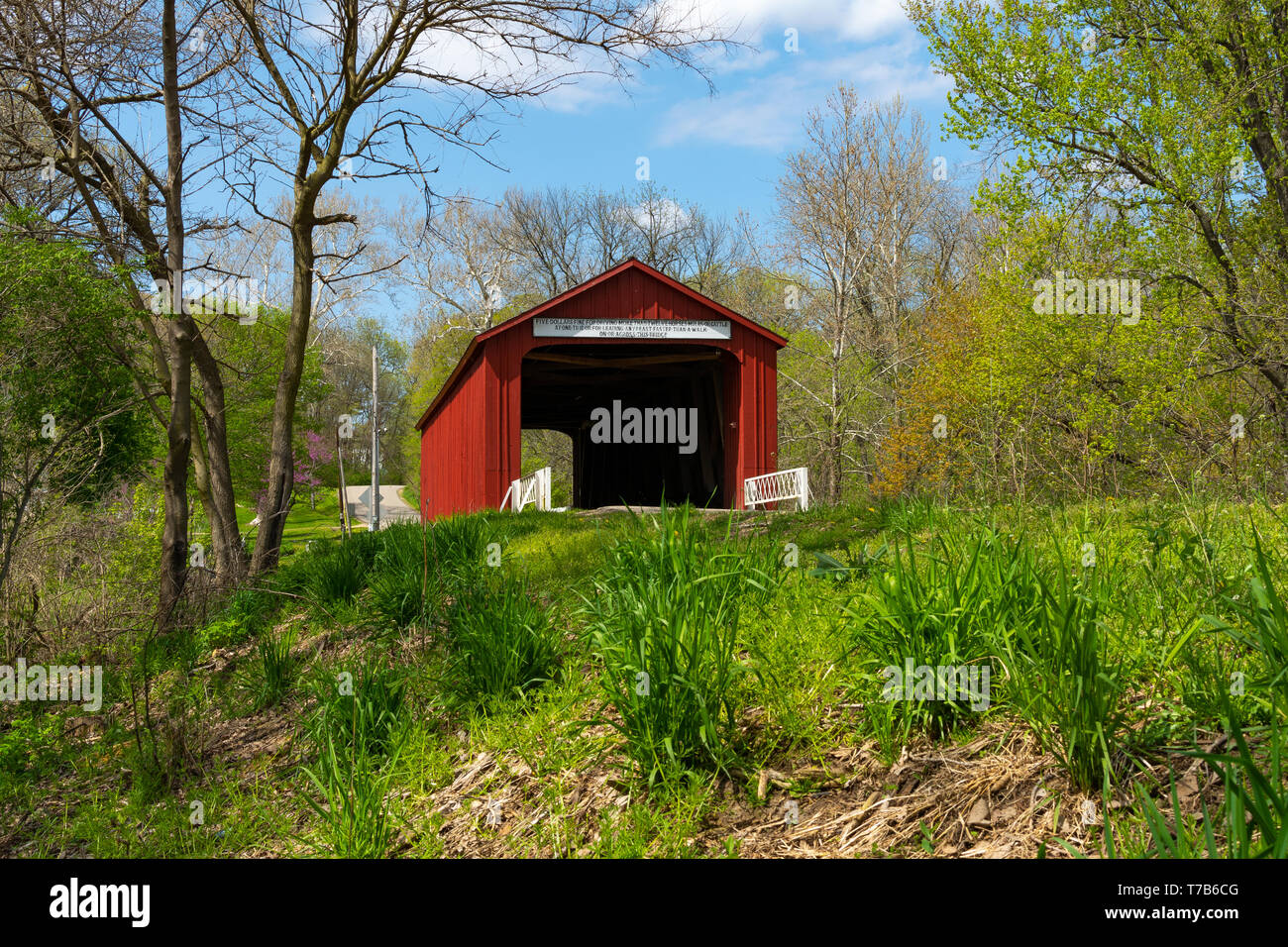 Red covered bridge princeton hi-res stock photography and images - Alamy