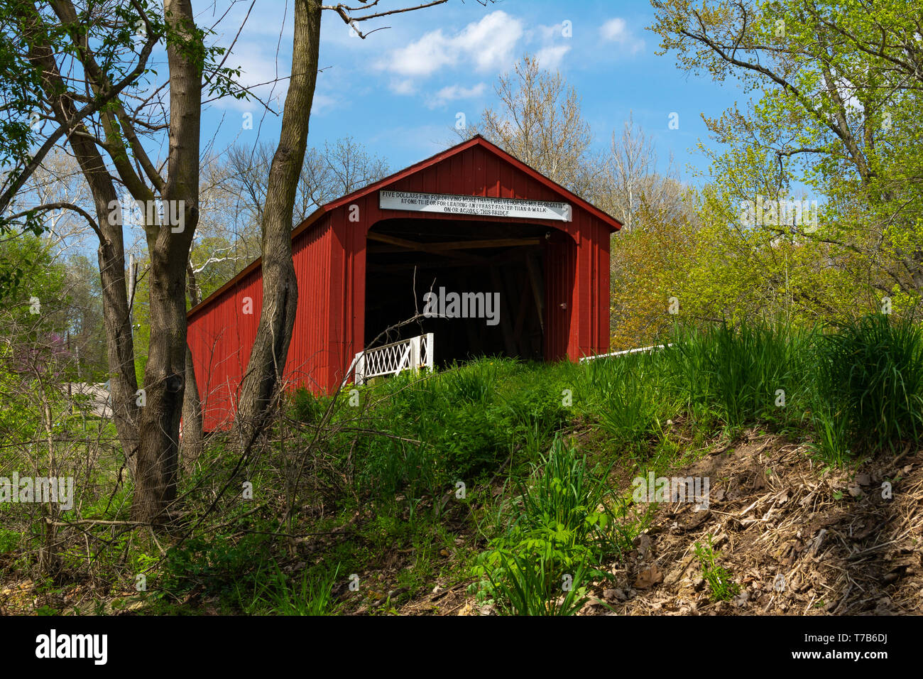 Red covered bridge princeton hi-res stock photography and images - Alamy