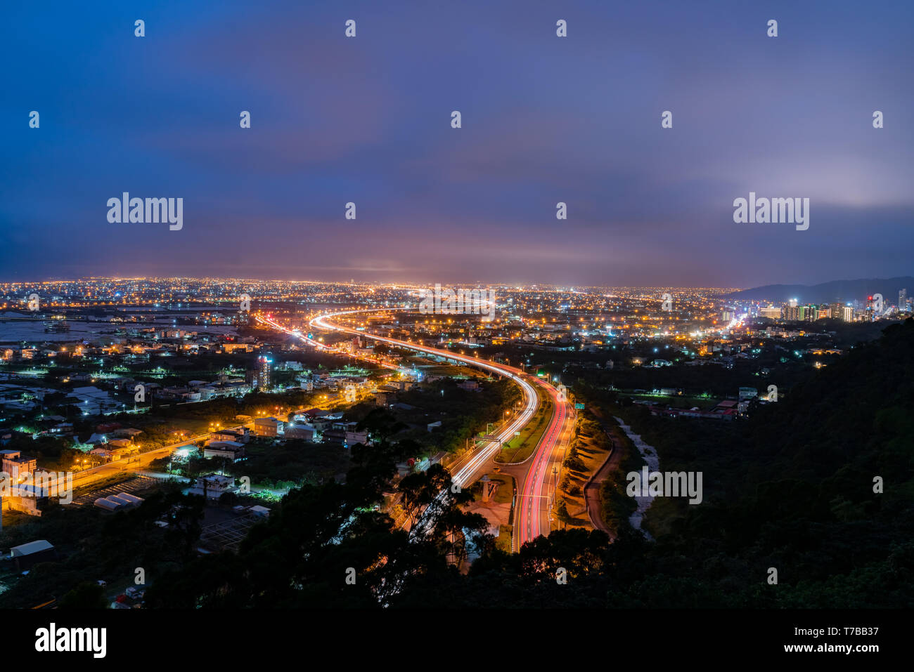 Night farm highway hi-res stock photography and images - Alamy