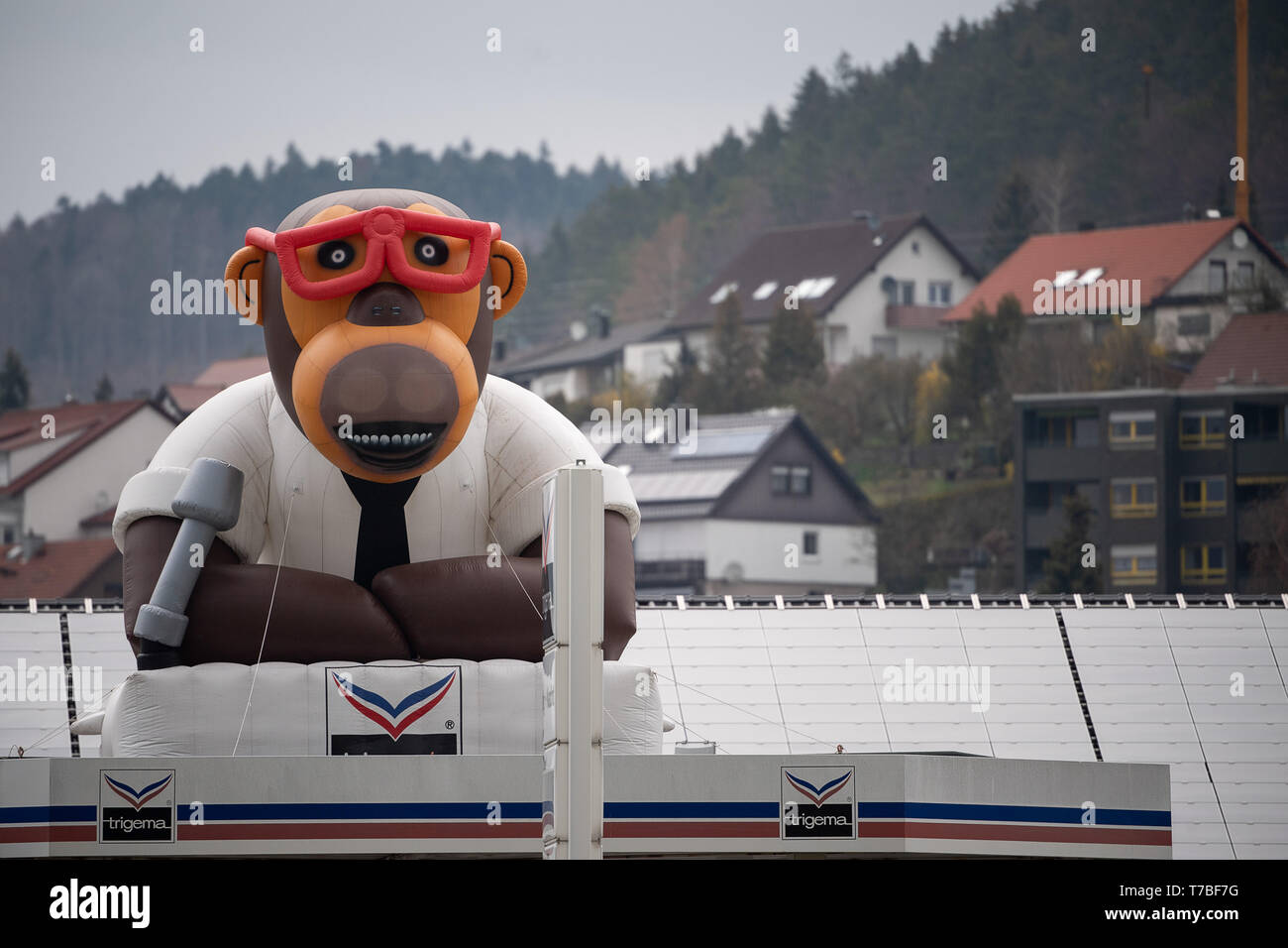 Inflatable monkey hi-res stock photography and images - Alamy