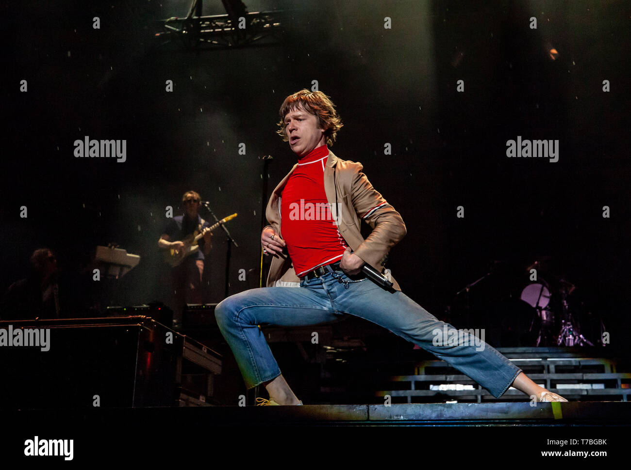 Matt shultz of cage the elephant hi-res stock photography and images ...