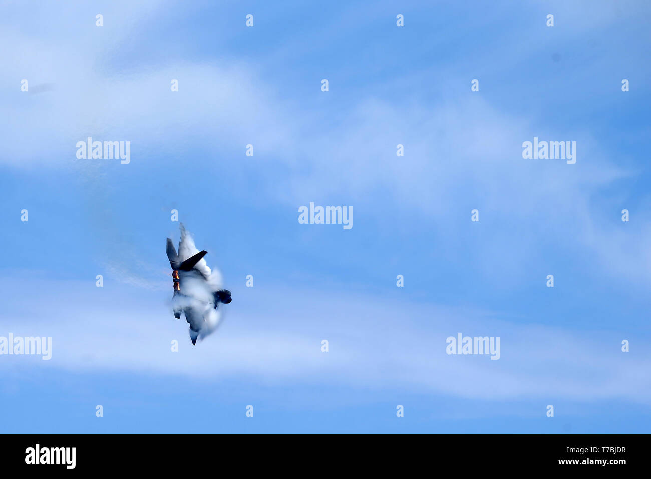F 22 raptor heritage flight formation hi-res stock photography and ...