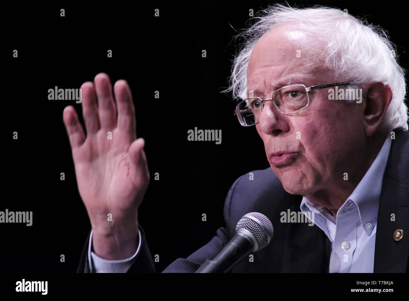Sioux City, IOWA, USA. 5th May, 2019. U.S. Sen. BERNIE SANDERS (I-VT ...
