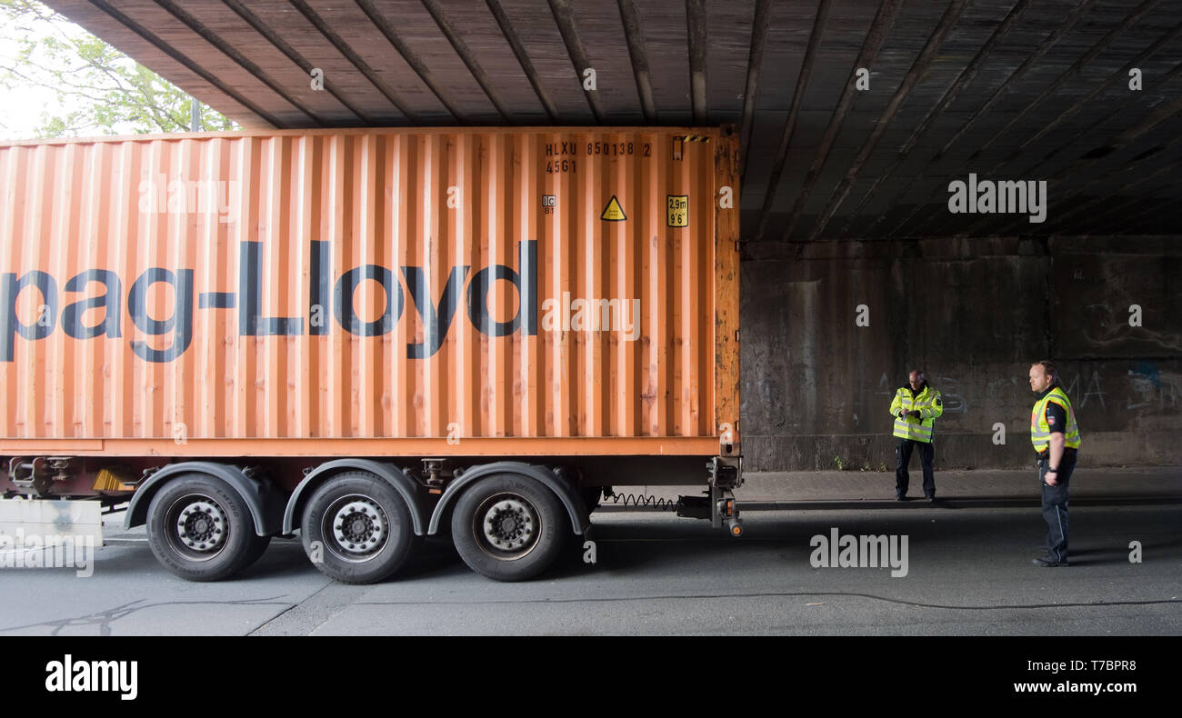 70 meter hi-res stock photography and images - Alamy
