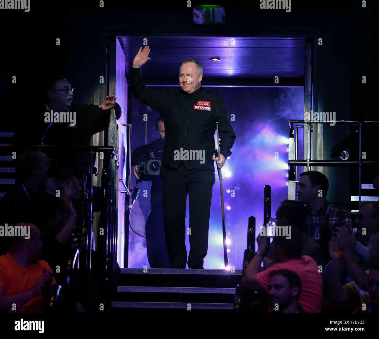 World snooker crucible 2019 crowd hi-res stock photography and images ...