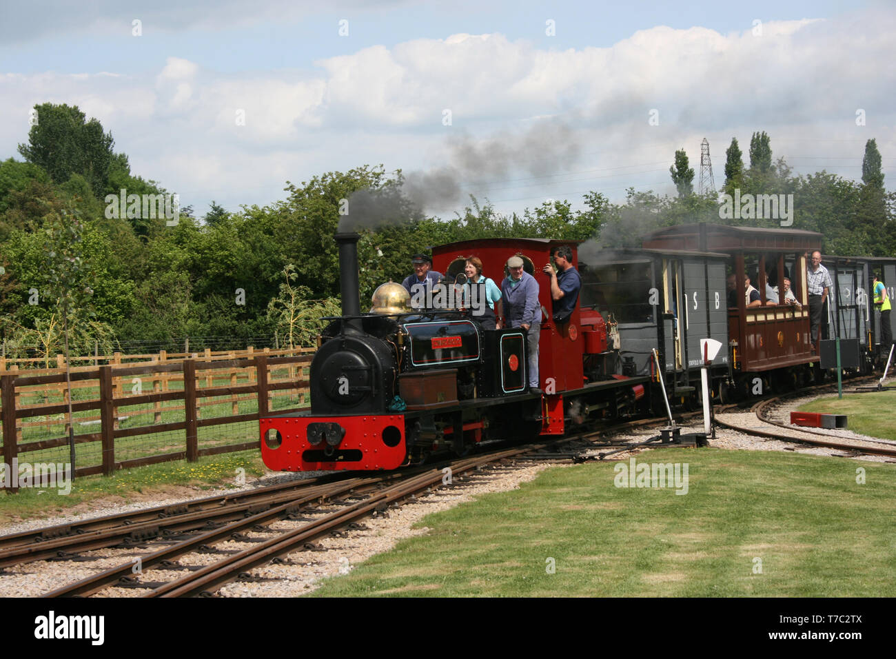 Statfold barn railway hi-res stock photography and images - Alamy