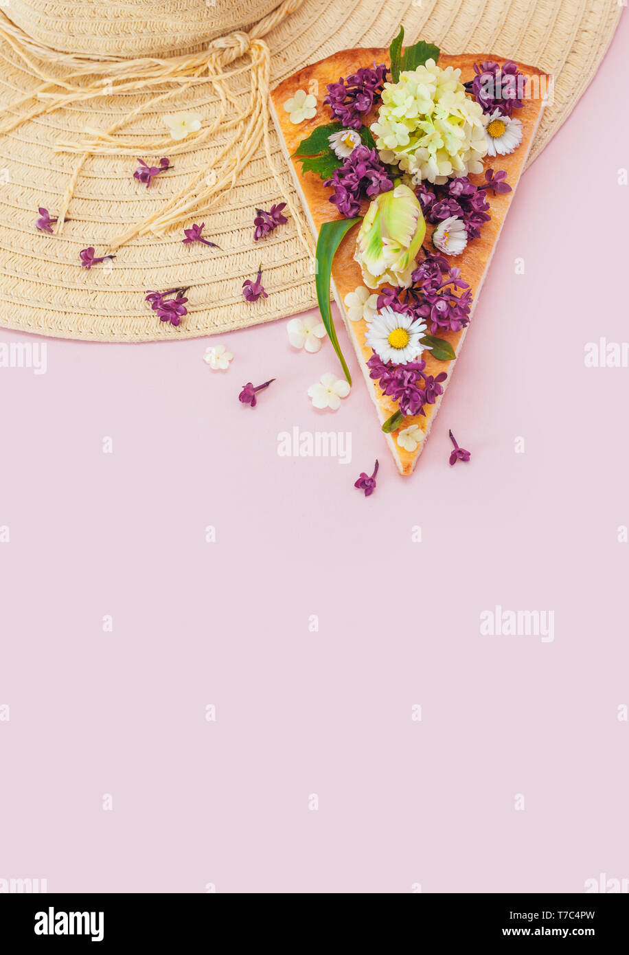 Lump of straw hi-res stock photography and images - Alamy