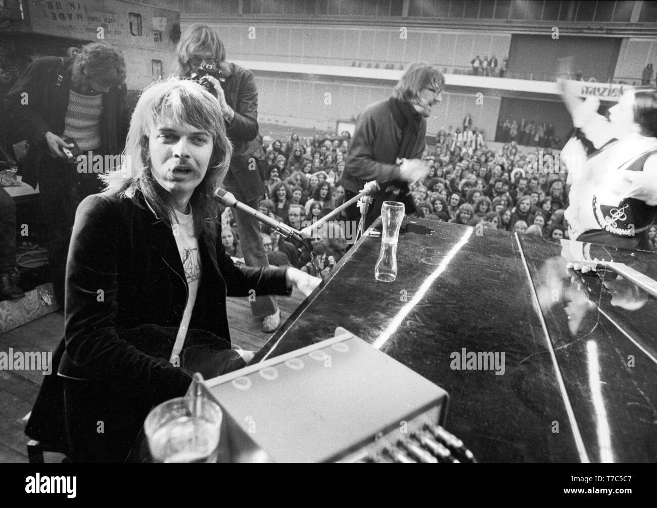 Leon russell hi-res stock photography and images - Alamy