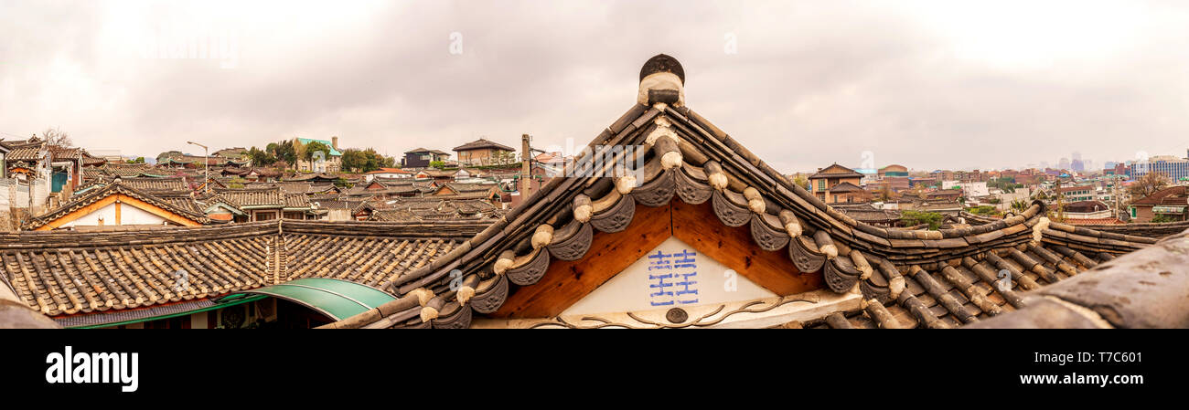 panoram view of the roof top of old traditional houses, Seoul,South ...