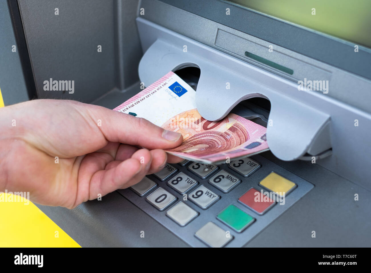 Choosing option hi-res stock photography and images - Alamy