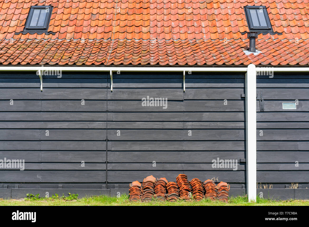 Dutch traditional rural house with tiled roof Stock Photo - Alamy