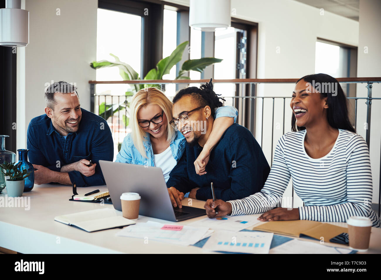 Fellow worker hi-res stock photography and images - Alamy