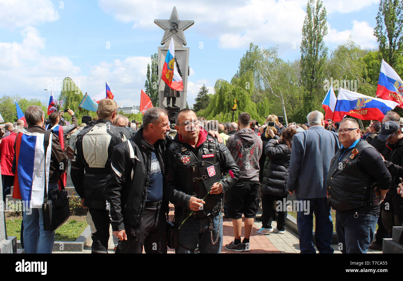 About 200 members of Night Wolves, Russian motorcycle nationalist club ...