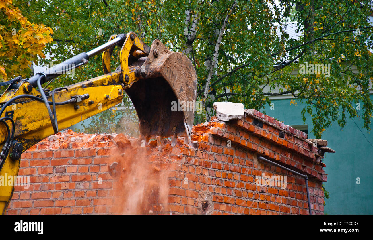 Demolition excavator hi-res stock photography and images - Alamy