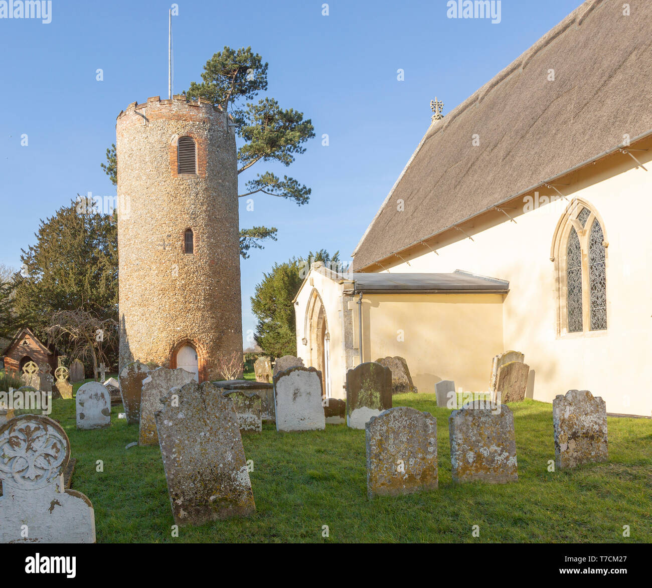 English round churches hi-res stock photography and images - Alamy