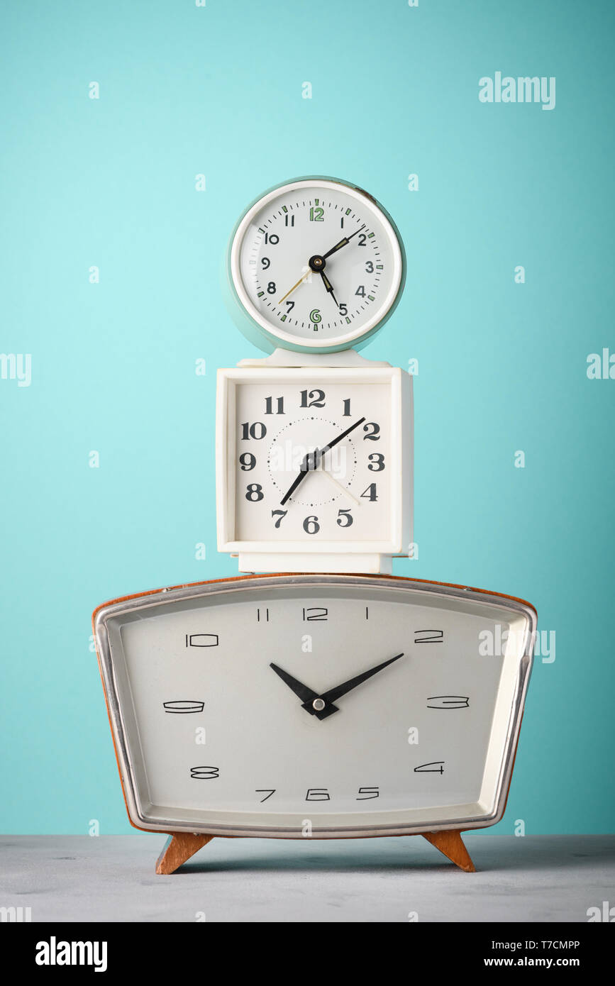 Retro table clocks hi-res stock photography and images - Alamy