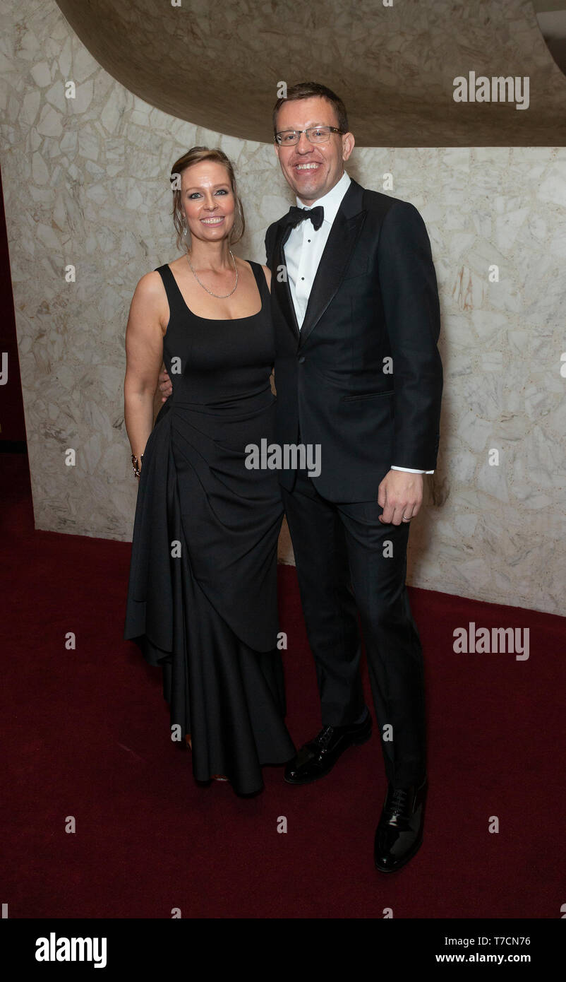 New York, United States. 05th May, 2019. Henry Timms (R) and wife ...