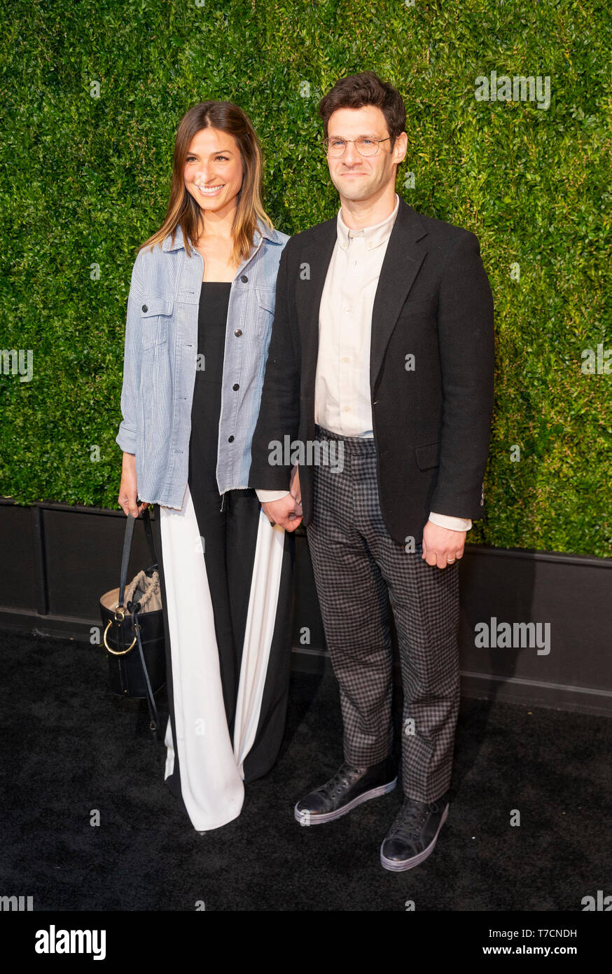 Justin bartha and lia smith hi-res stock photography and images - Alamy