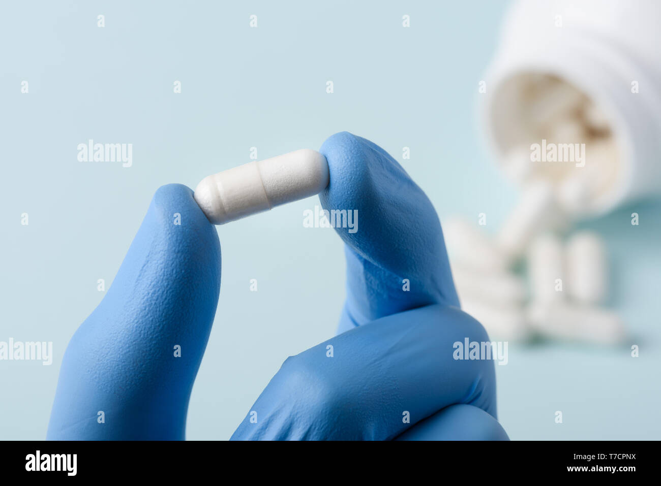 Drugs analysis hi-res stock photography and images - Alamy