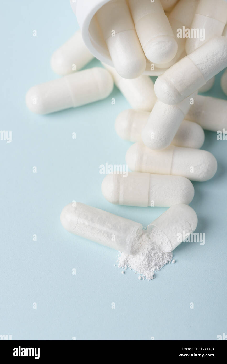 Drugs white powder hi-res stock photography and images - Alamy