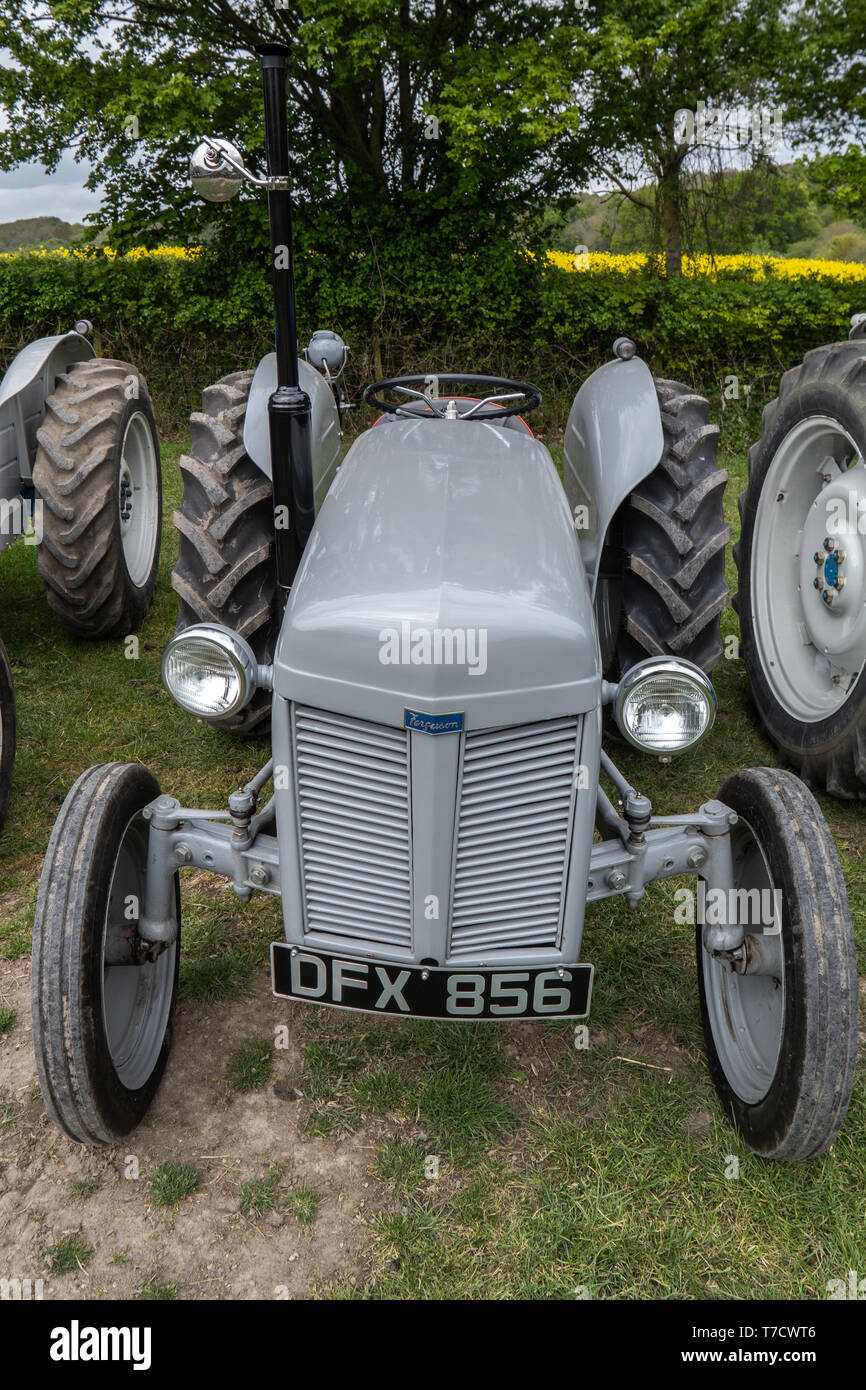 Old grey tractor hi-res stock photography and images - Alamy