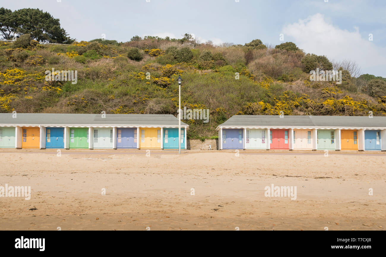 Row of colourful beach huts in Bournemouth, England Stock Photo - Alamy