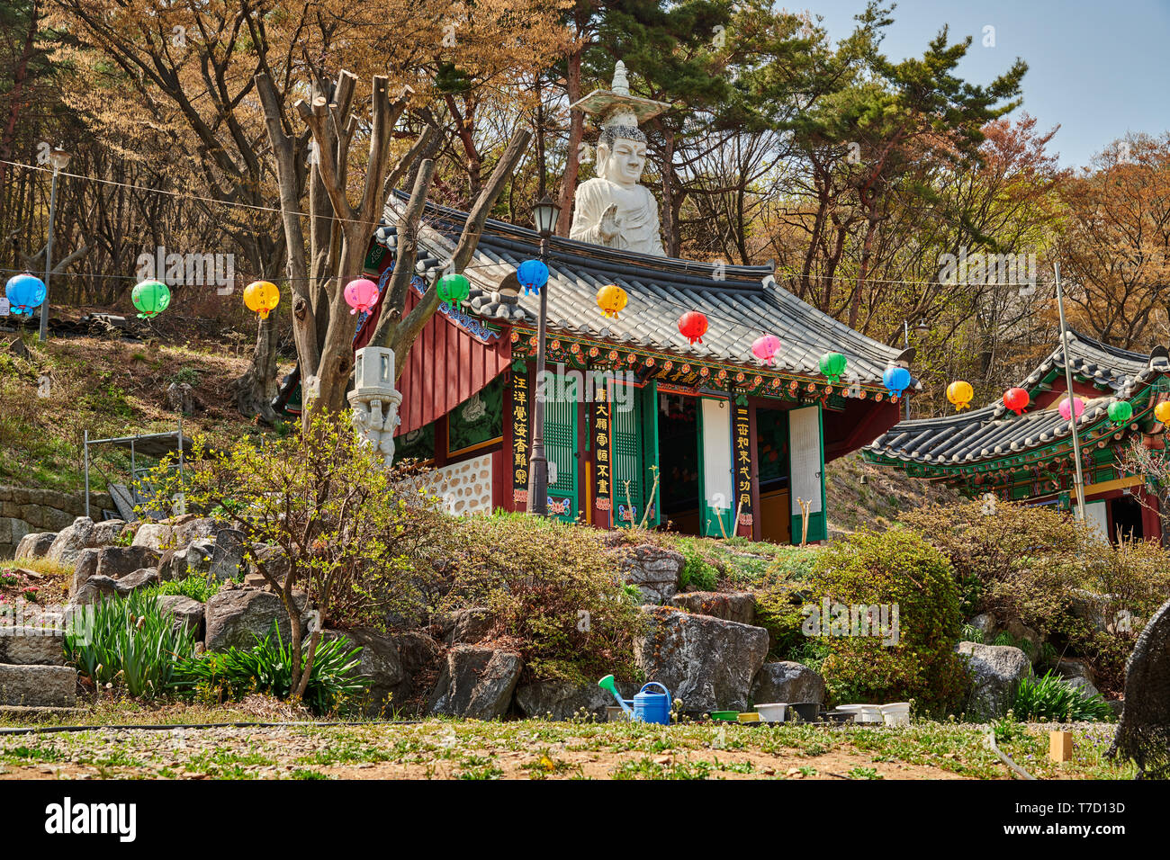 Baekunsa Temple or "White Cloud Temple" on Yeonjondo Island, Incheon ...