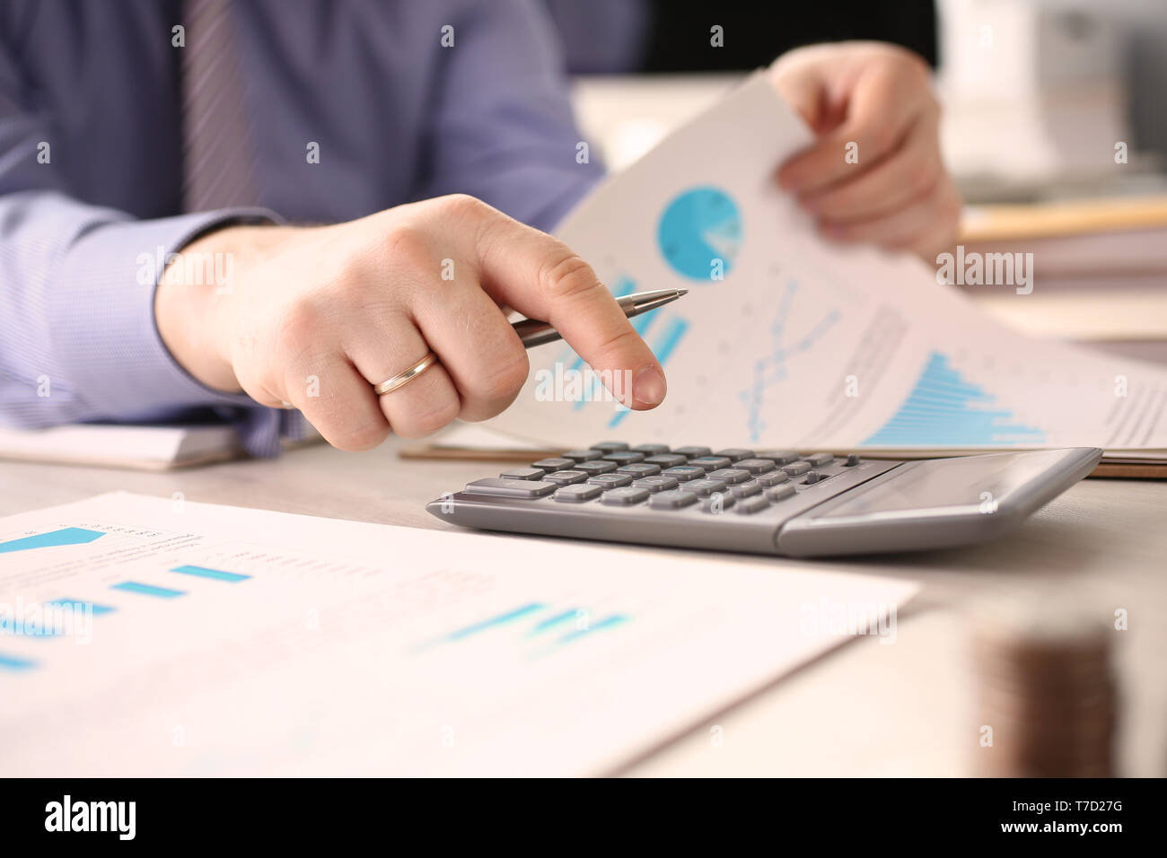 Tax calculate hi-res stock photography and images - Alamy